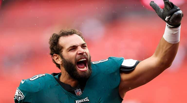 Dallas Goedert Parents, Age, Height, Ethnicity, Wife, Net Worth - As ...