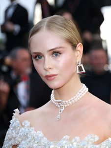 Loreto Peralta Parents, Age, Height, Ethnicity, Siblings, Net Worth ...